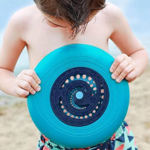 5 Best Frisbees for Kids, Grownups, and Everyone | Picnic Makers