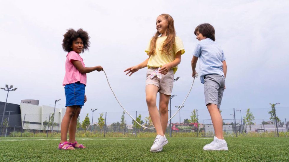 30 Outdoor Games for Kids: Boost Fun with These Ideas | Picnic Makers
